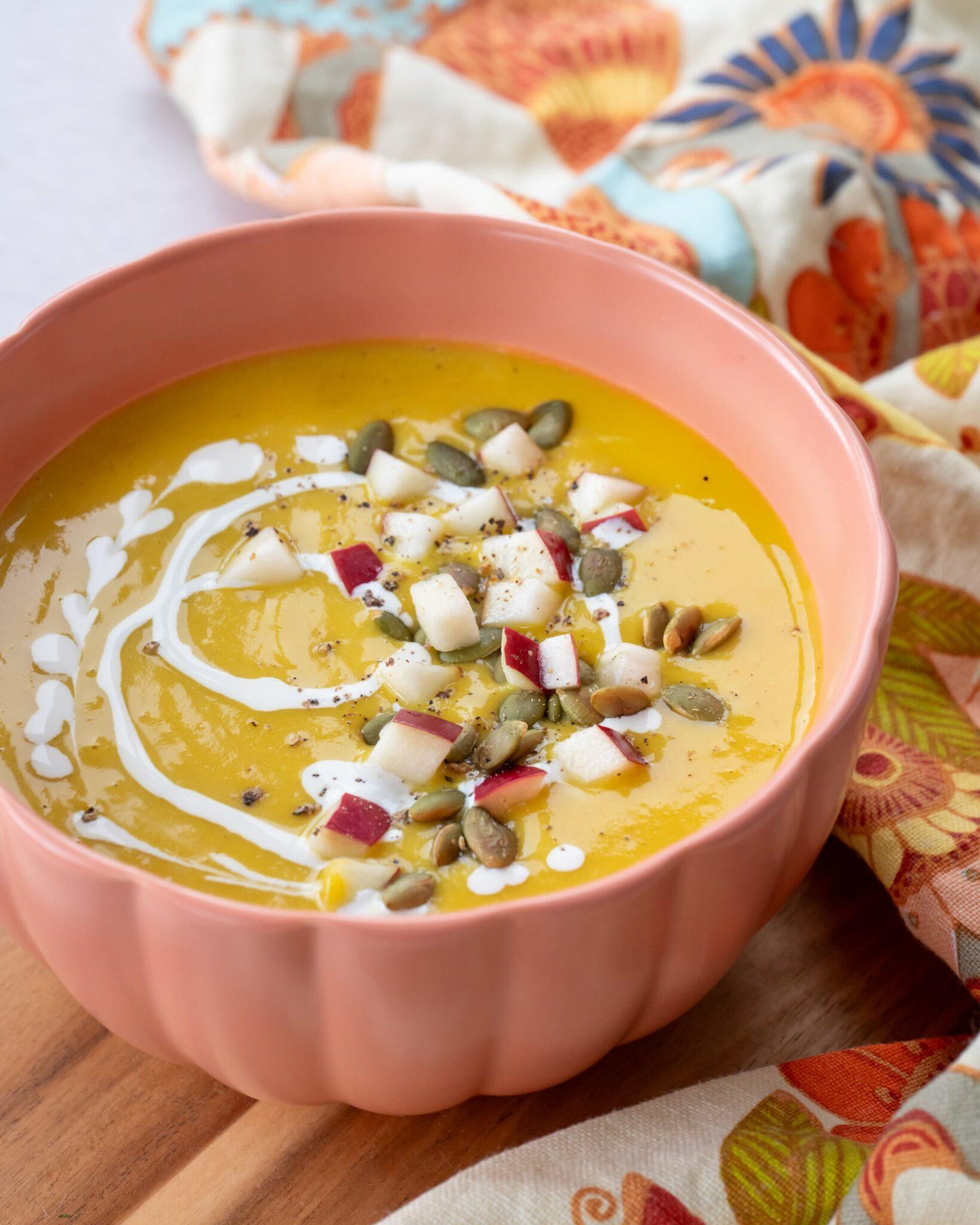 Potage à la citrouille, pomme et cari épicé - Julie DesGroseilliers ...