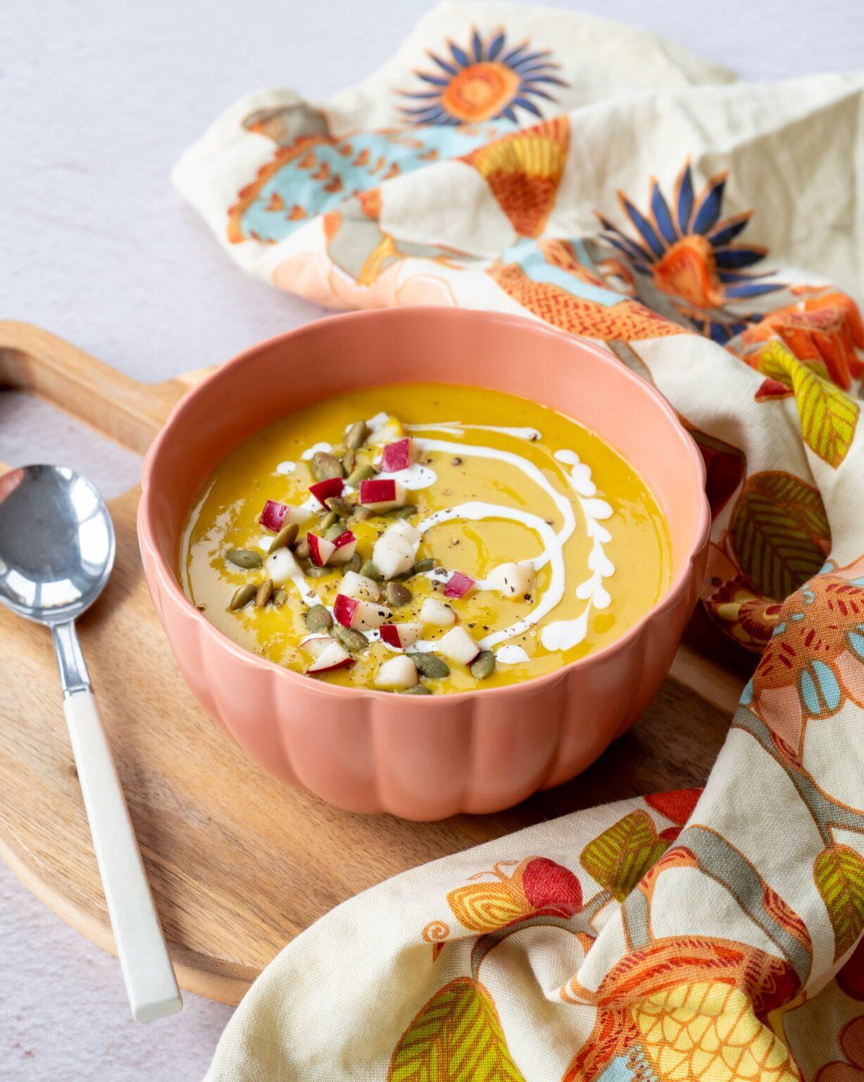 Potage à la citrouille, pomme et cari épicé - Julie DesGroseilliers ...